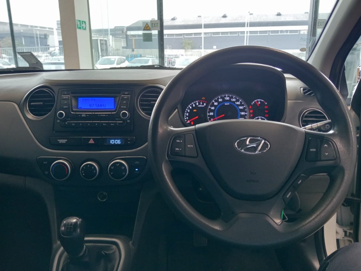 2016 Hyundai i10 1.25 Fluid – CAR HUB DURBAN